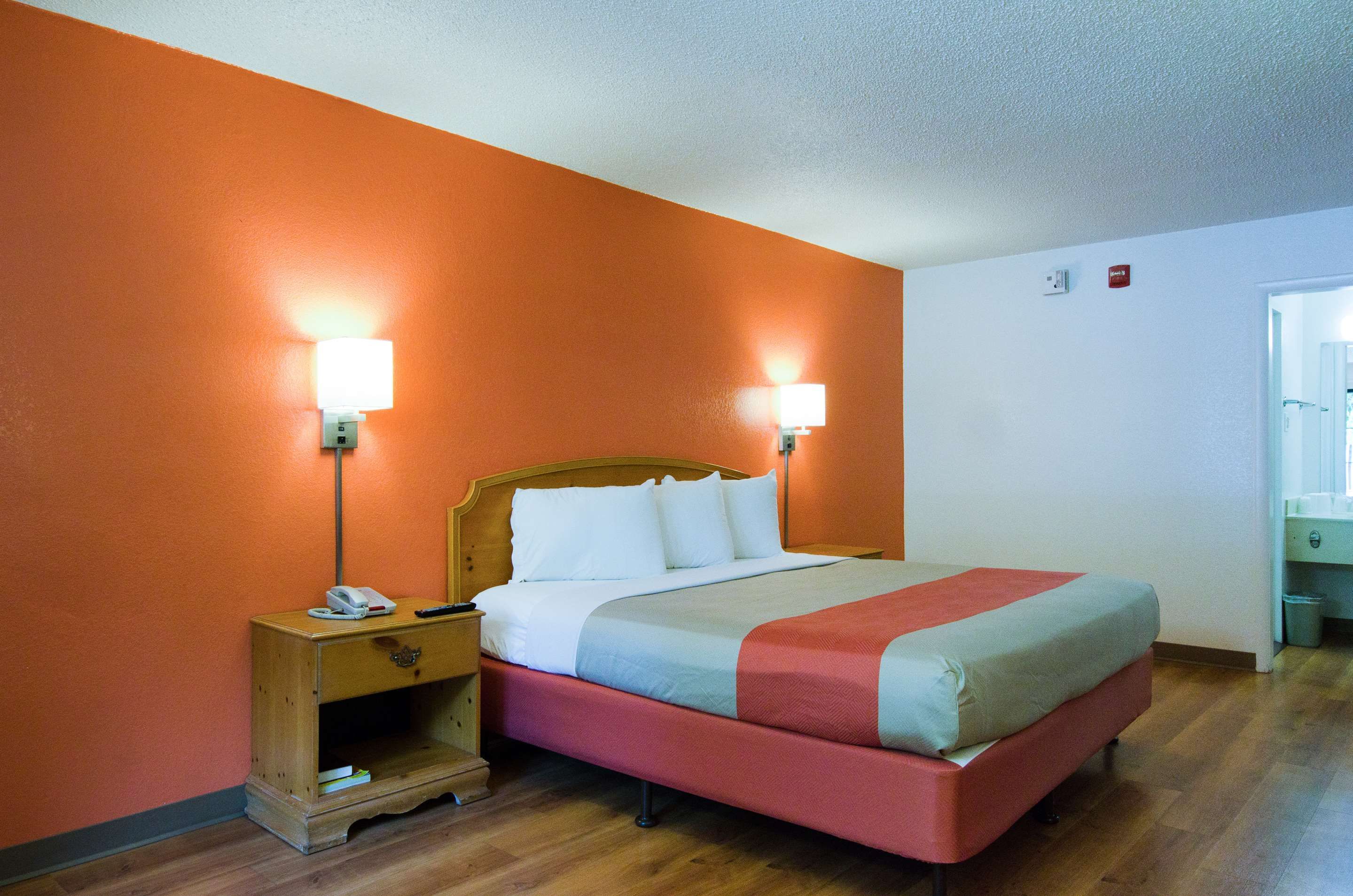 Motel 6 Frederick MD Fort Detrick from R837. Frederick Hotel Deals ...