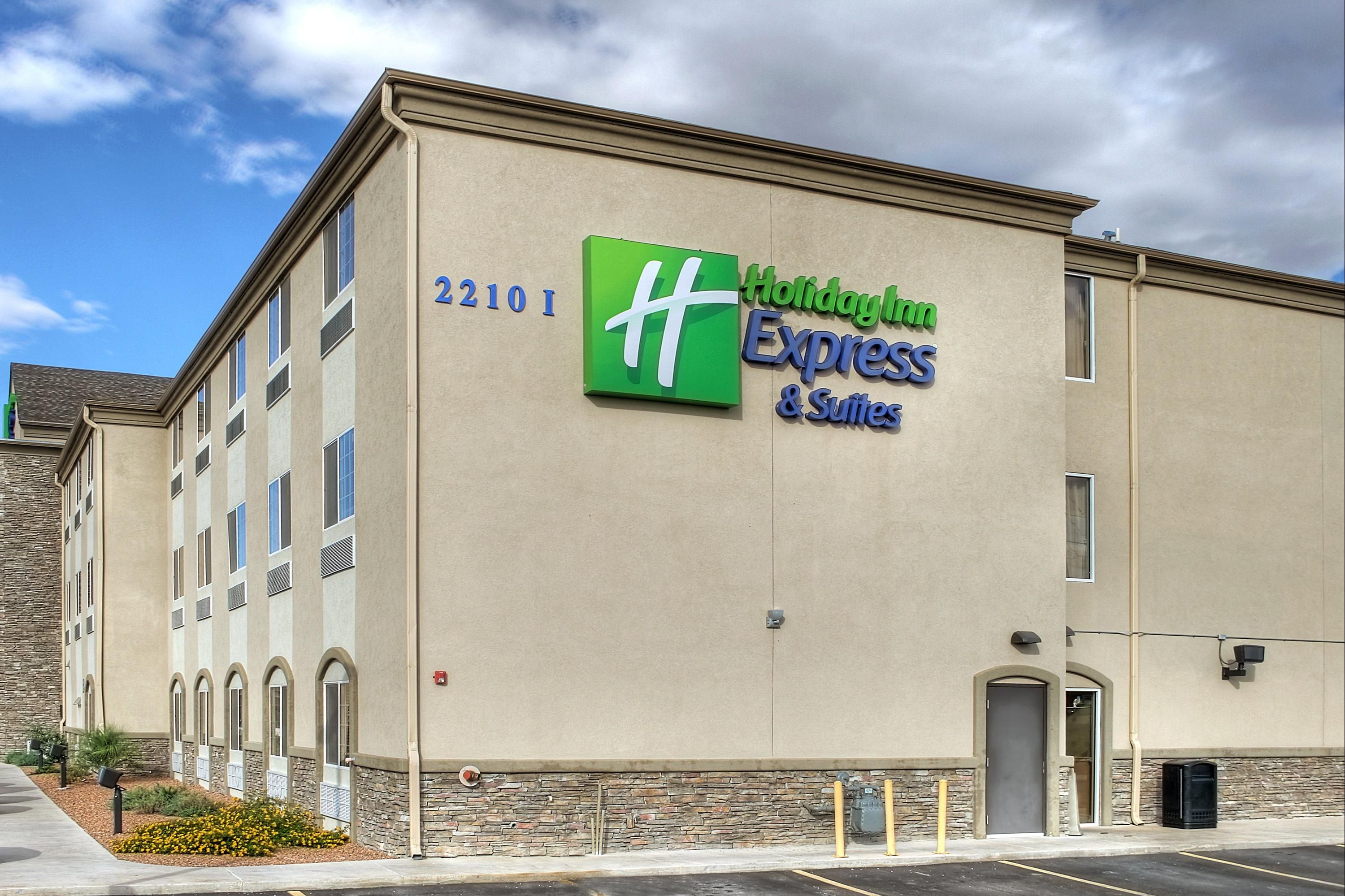 Holiday Inn Express & Suites Carlsbad from R2 174. Carlsbad Hotel Deals ...